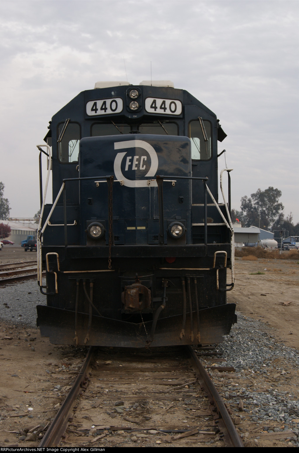 FEC 440 Head-On